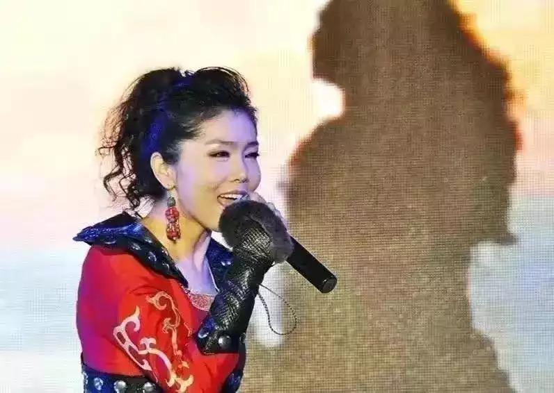 "Mainland Zhang Huimei" Su Leya's new song "Lhasa Night Rain" played ...