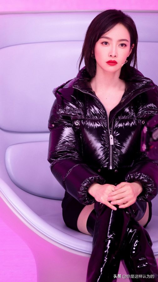 Yujie Song Qian's long legs wear bright leather boots and cool photo ...