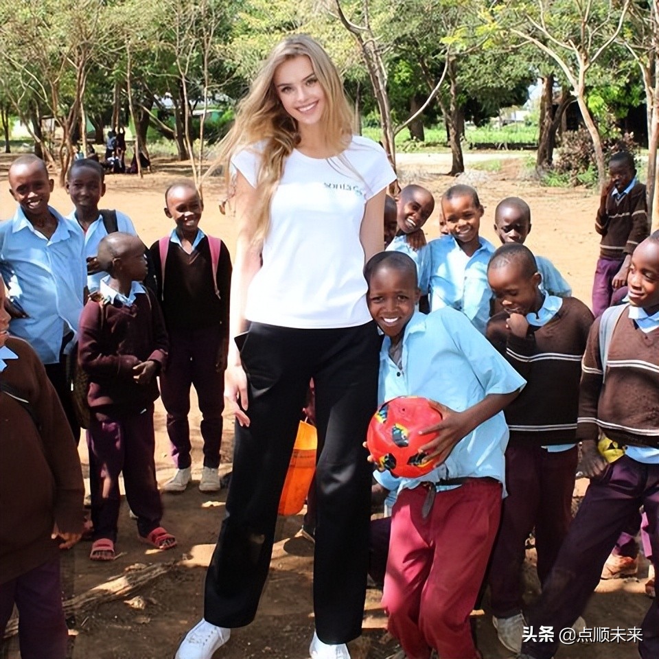 Daily life photos of the new Czech lady - iNEWS