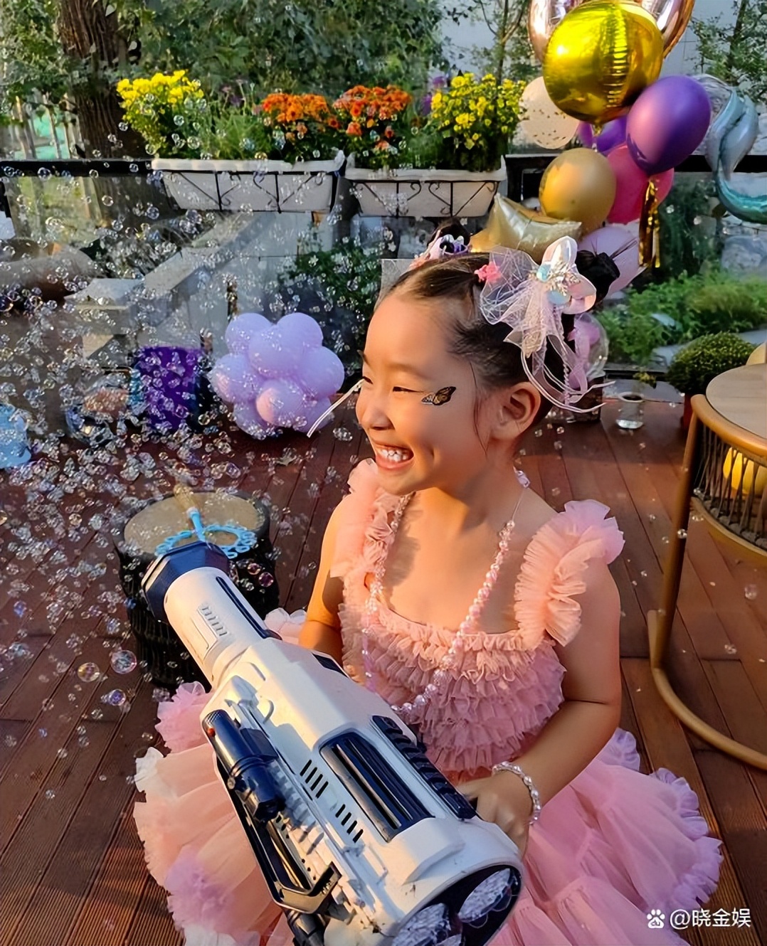 Zhao Wenzhuo: Celebrating the birthday of the little padded jacket, it is the first time that ...