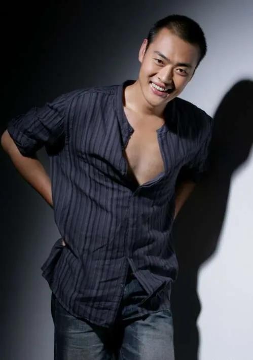 Zhang Tong went from the screen to the stage of the drama, and his ...