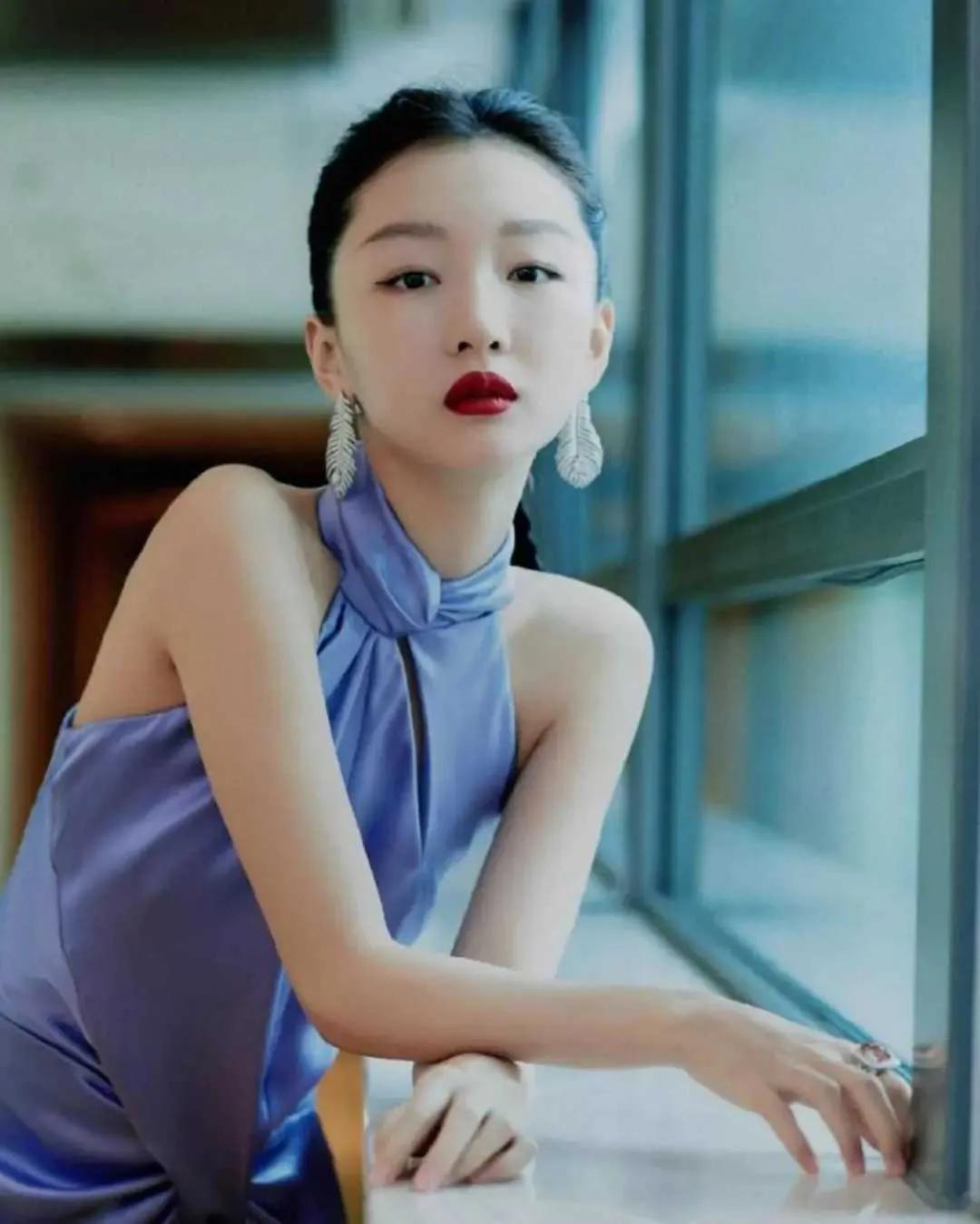 The host asked Zhou Dongyu how much he paid for the film? Zhou Dongyu ...