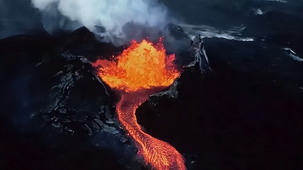 The Movie "Volcano Lover": The Romantic Expedition of a Volcanic ...