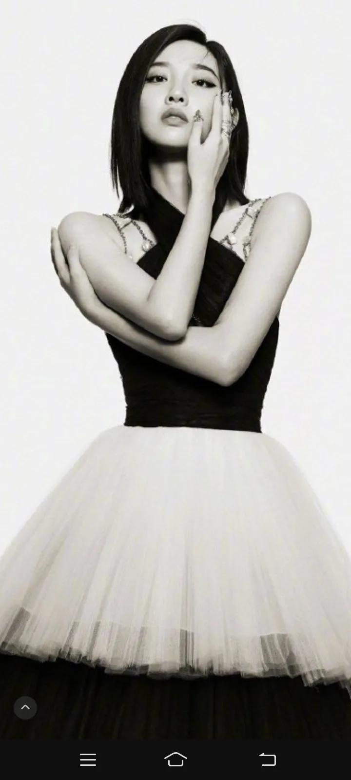 Tang Yixin's beautiful picture 1 - iNEWS