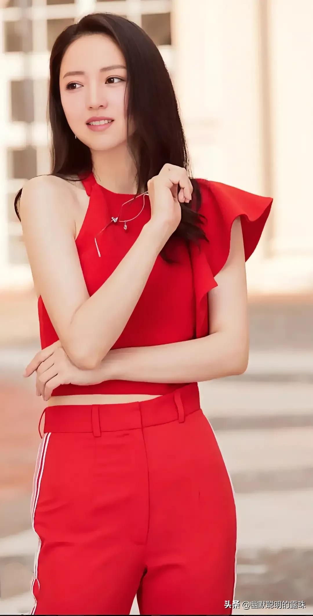 Sexy and charming Dong Xuan - iMedia