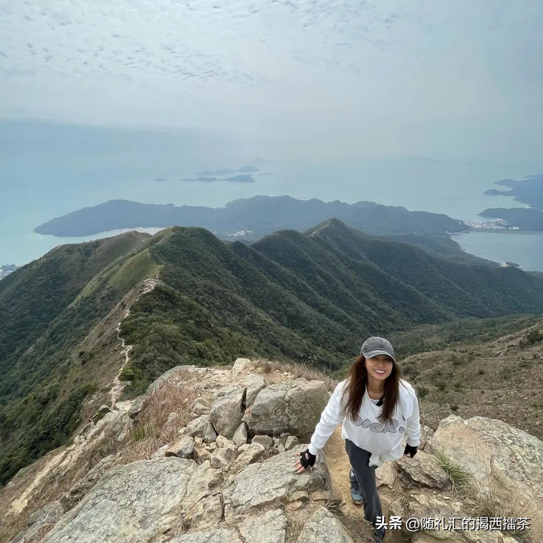 9 actresses from Hong Kong go hiking! Gigi Lai, Tsang Sook Nga, Fung ...
