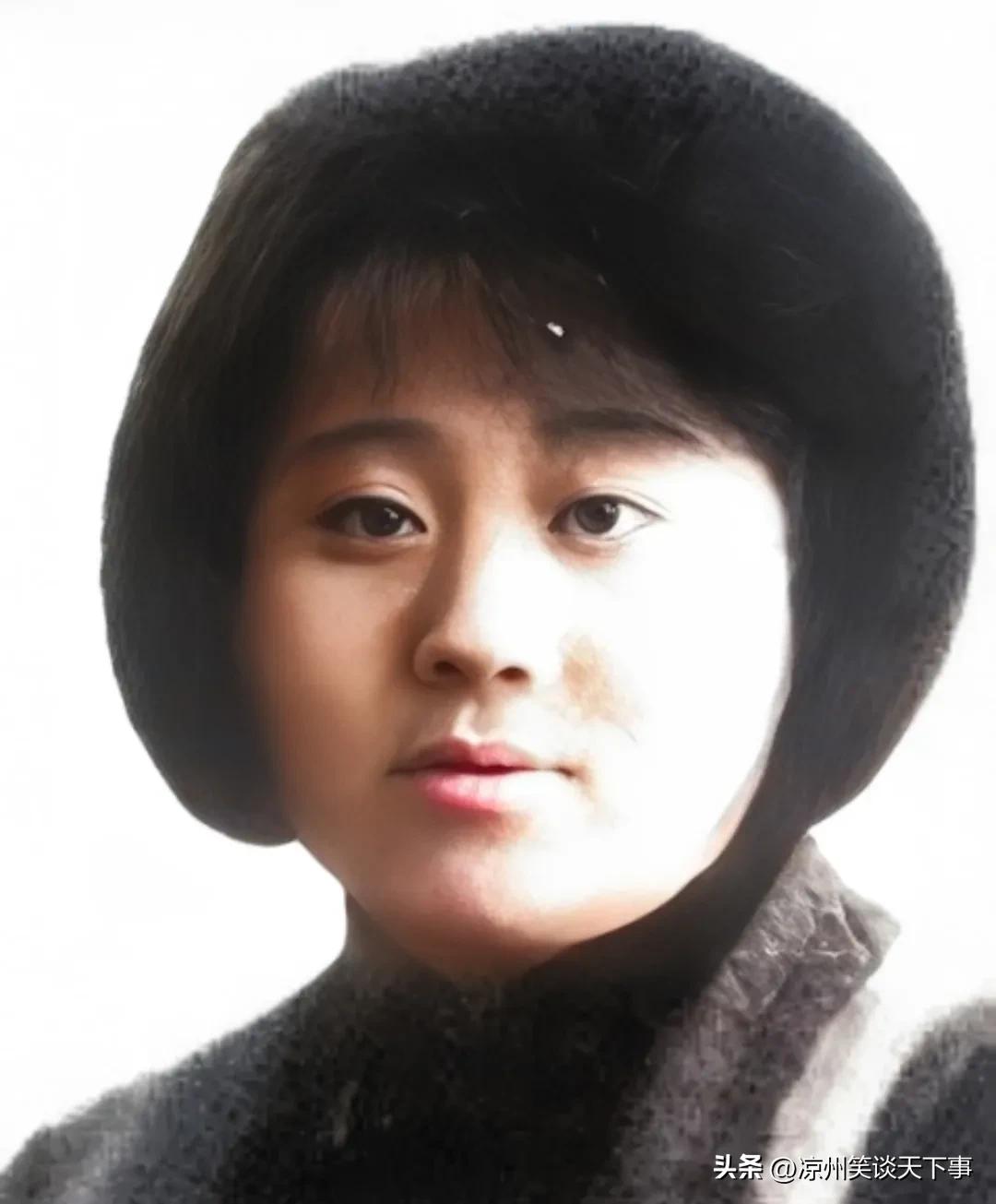 Eight female soldiers of the Anti-Union Army were besieged by the ...