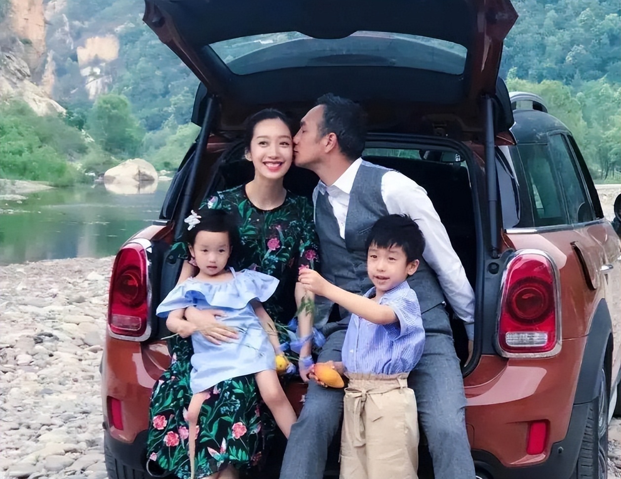 The "prodigal son in love" abandoned Zhou Xun and Xu Jinglei, and ...