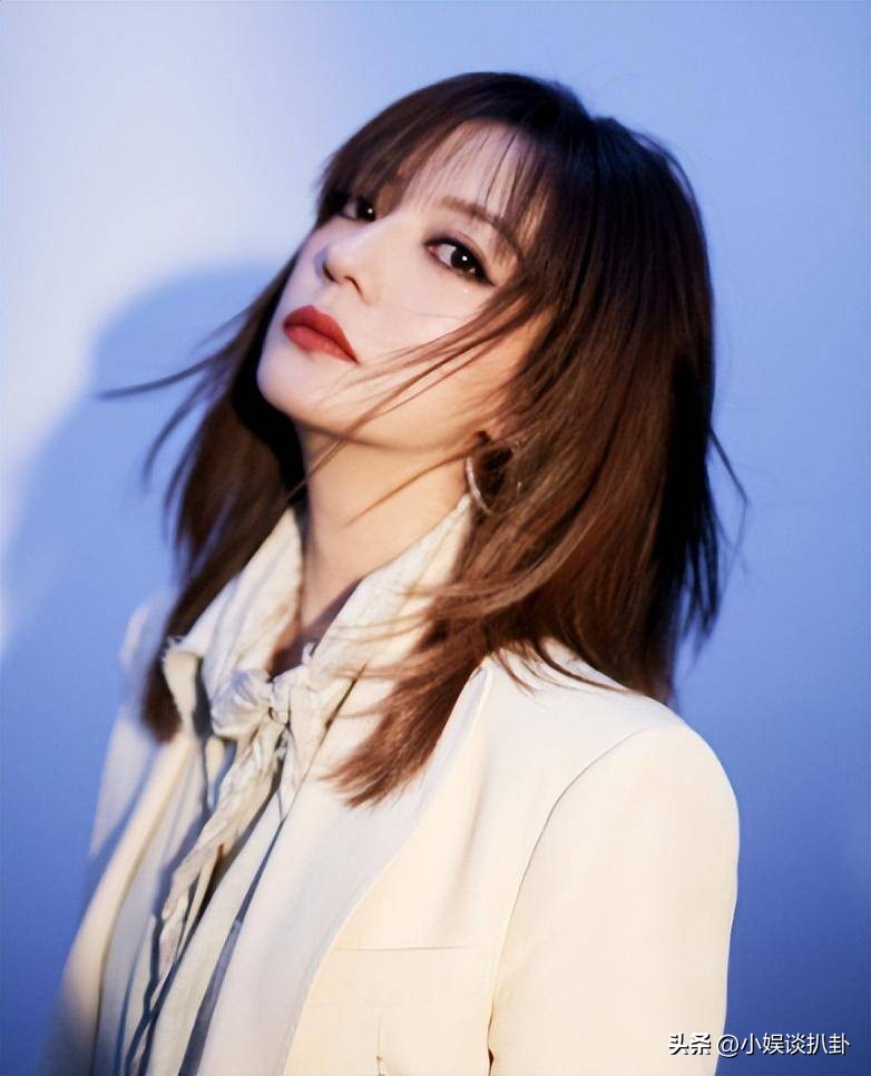 From "Chinese Superstar" to "No Such Person", the 47-year-old Zhao Wei ...