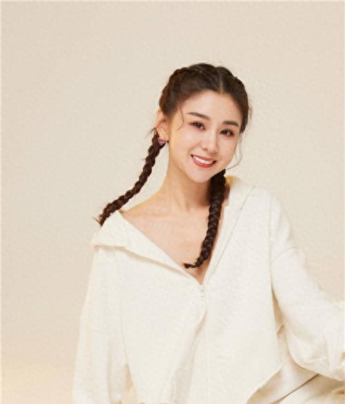 Li Xiaomeng returns to Lianlian Tour with drama "Human World" - iMedia