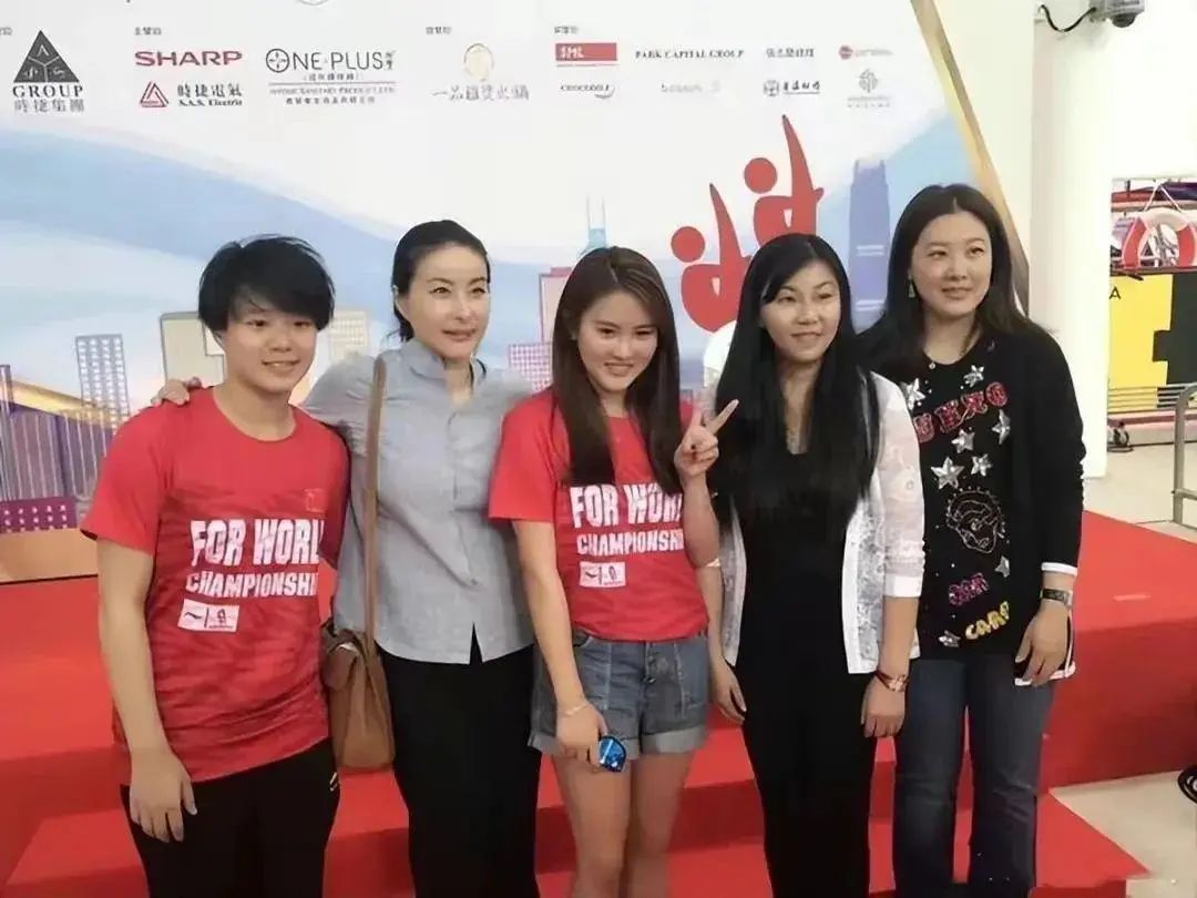 Guo Jingjing and Fu Mingxia are in the same frame, one has a big waist ...