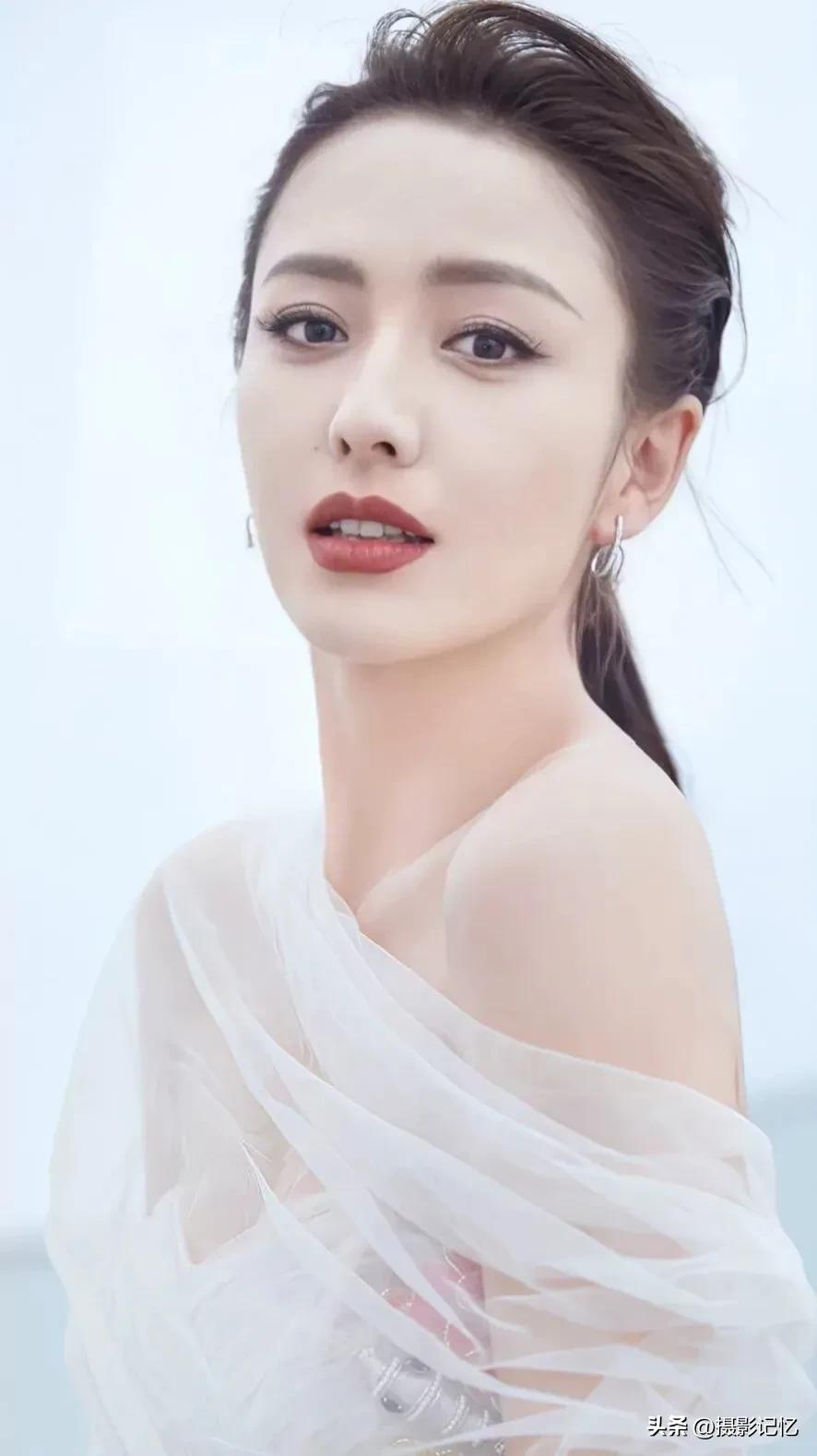Tong Liya: My sister's beauty is a bit lethal - iMedia