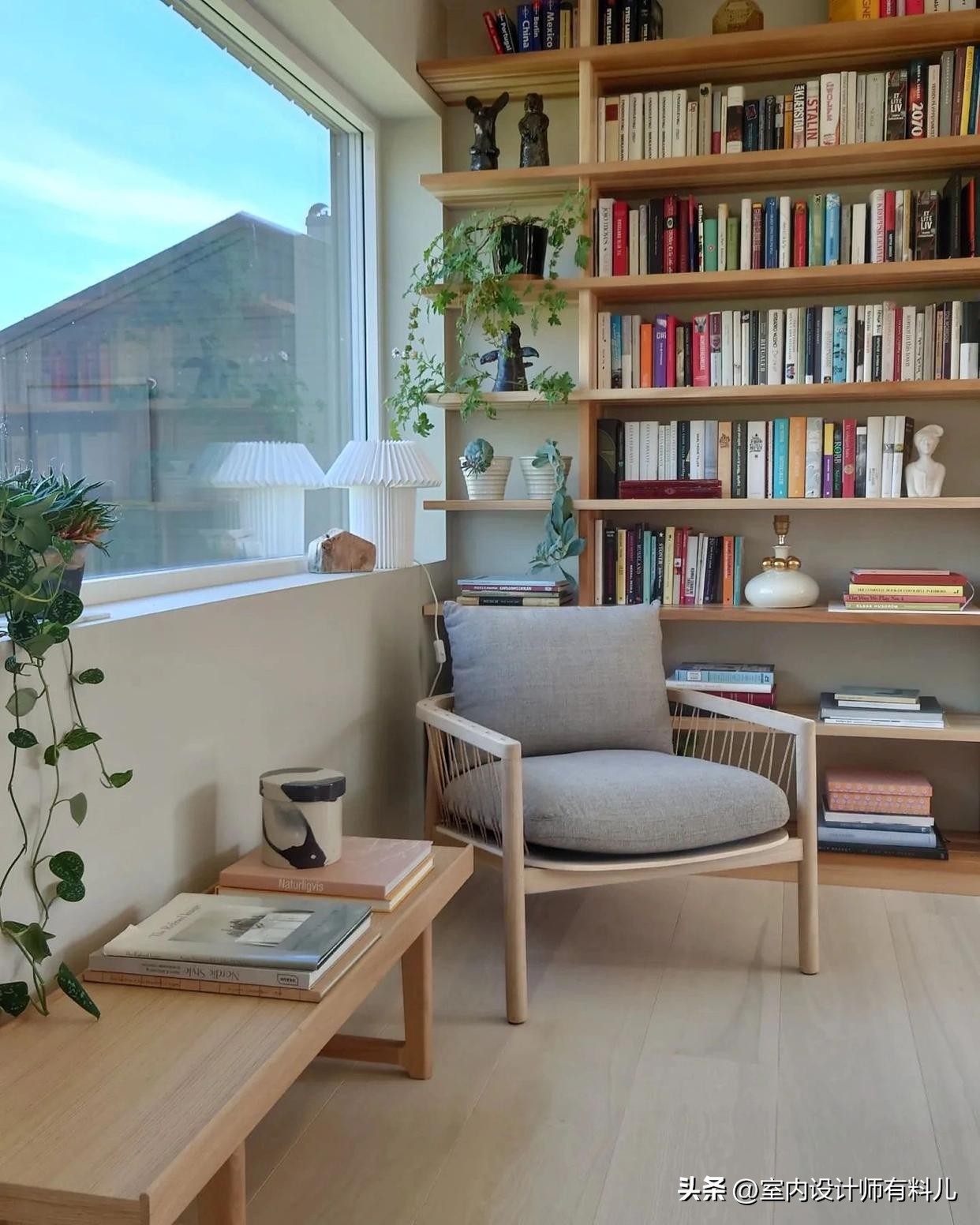 Transformed the balcony into a study, and a year later, I teared it ...