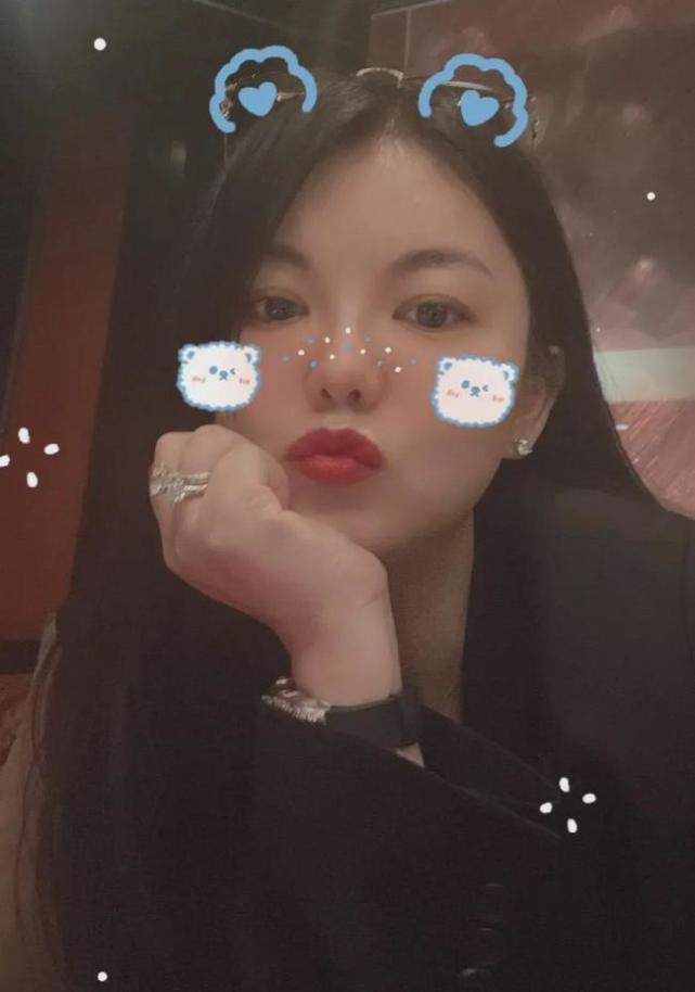 Li Xiang's first appearance after divorce has changed a lot!Wearing a ...