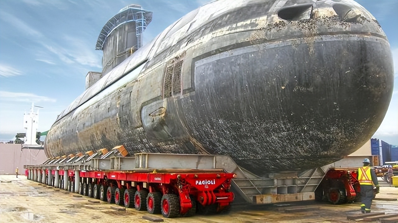 How is the aircraft carrier transported? Domestic module transport ...