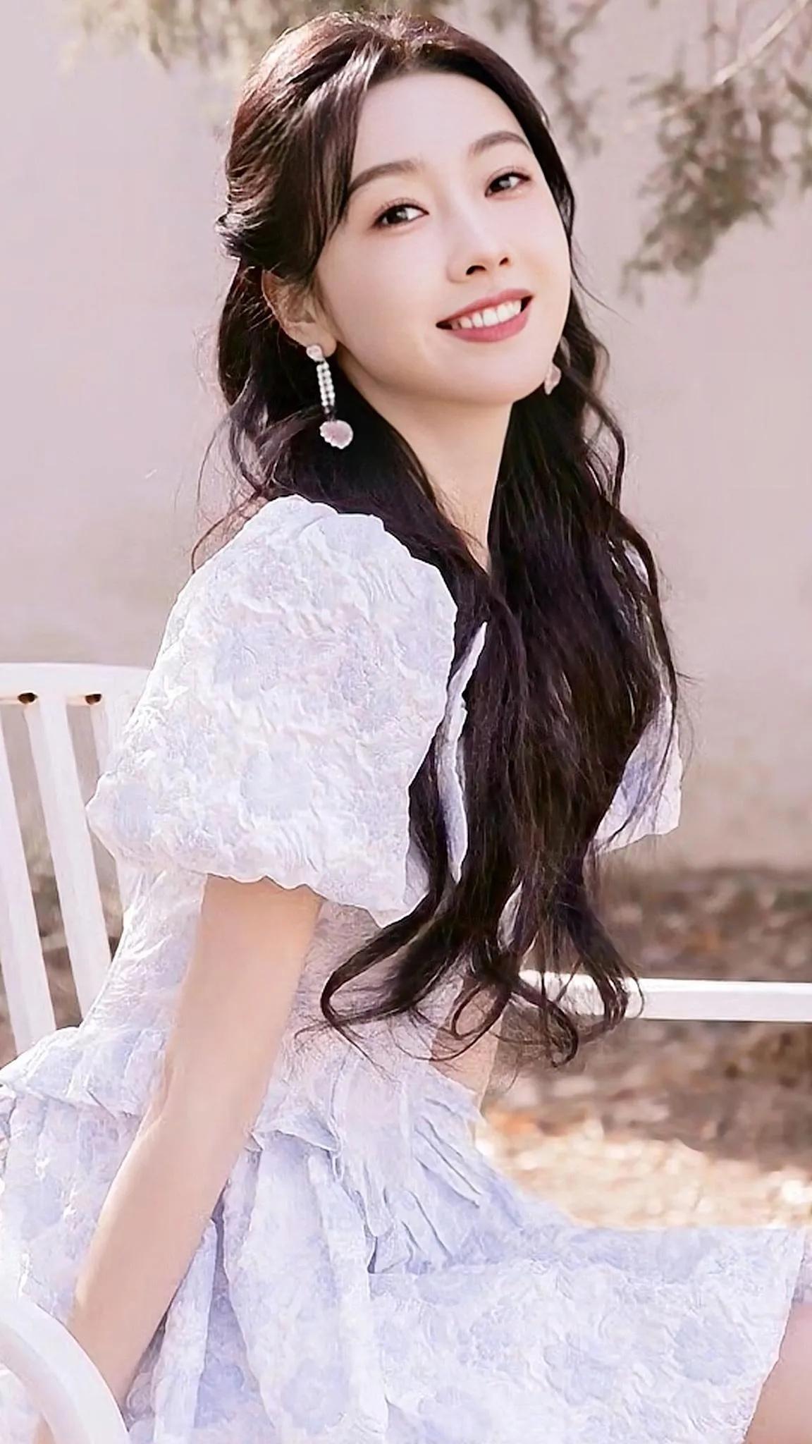 Xuan Lu with outstanding temperament - iMedia