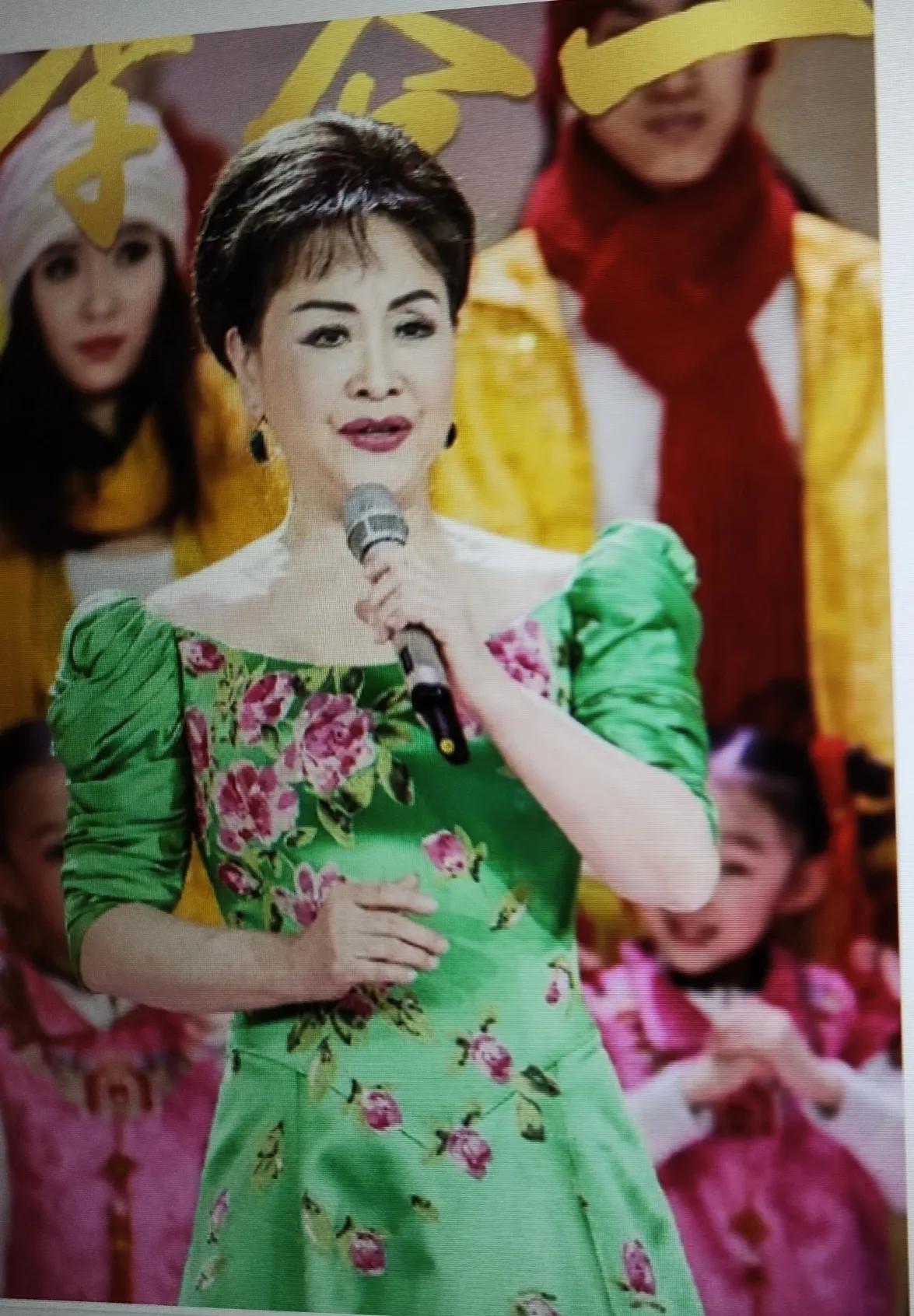 I miss the annual Spring Festival Gala song [Unforgettable Tonight ...