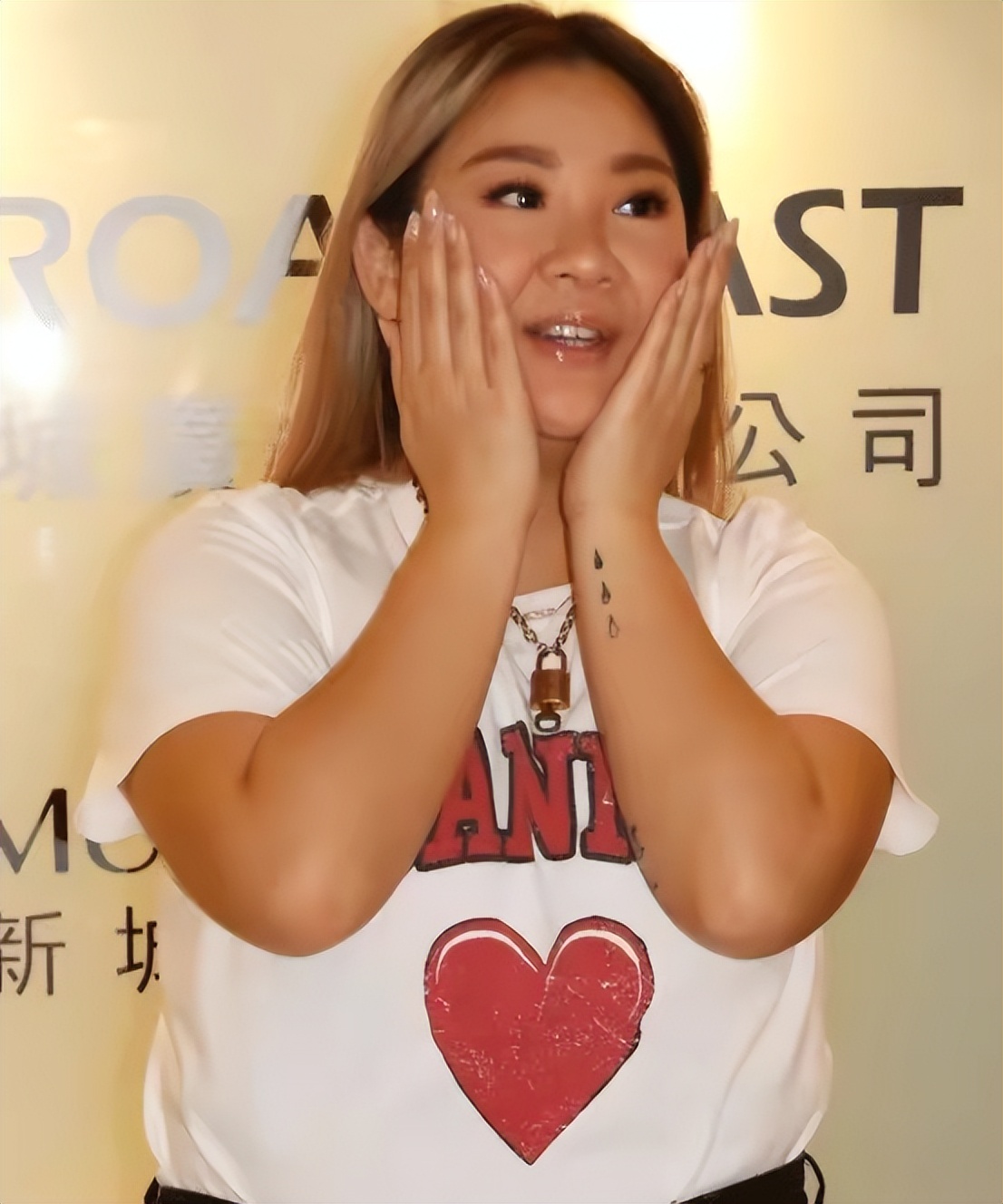Zheng Xinyi is popular after the legacy!Self-exposing that there are 5 ...