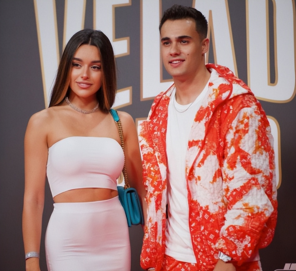 Atletico Reguilon's girlfriend is gorgeous in a white dress!Champions ...