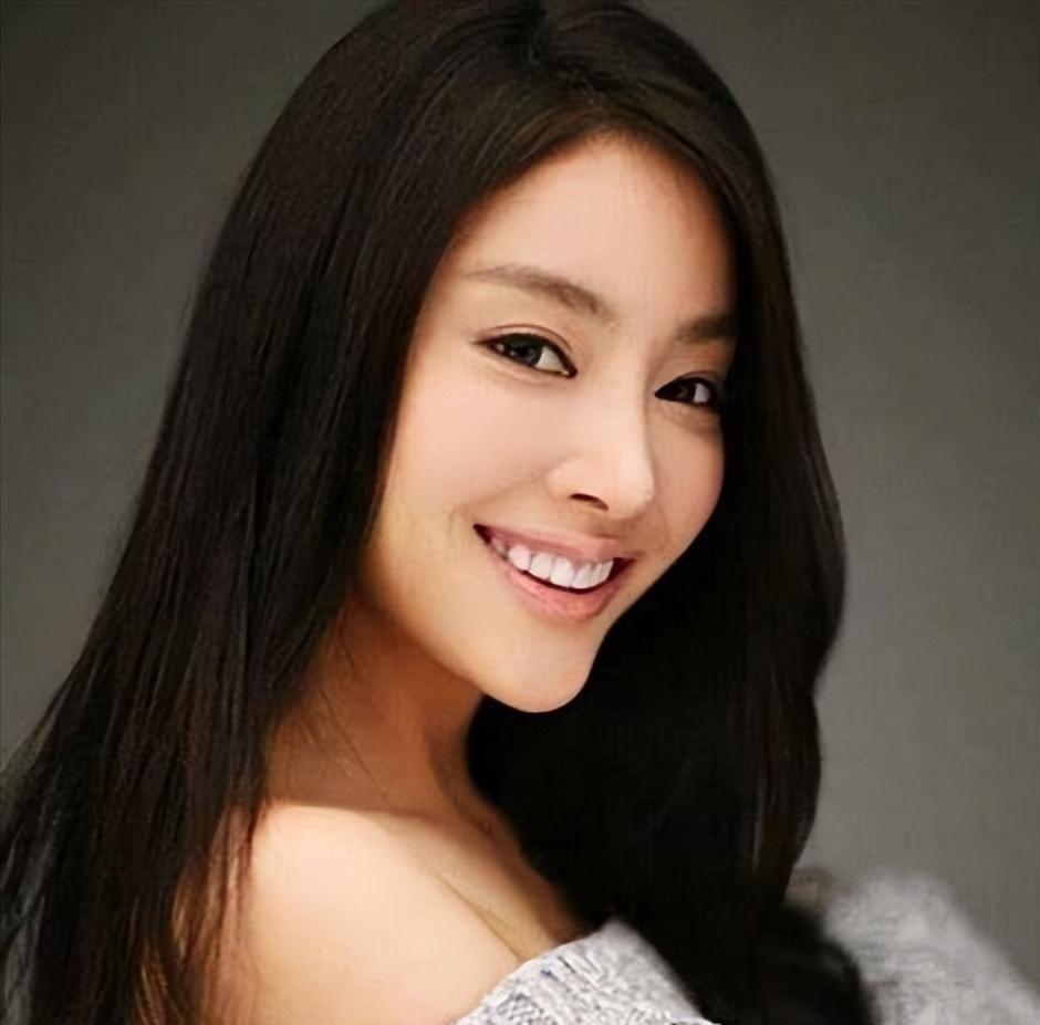 This time, Jang Ja Yeon let us see the "other side" of Korean ...