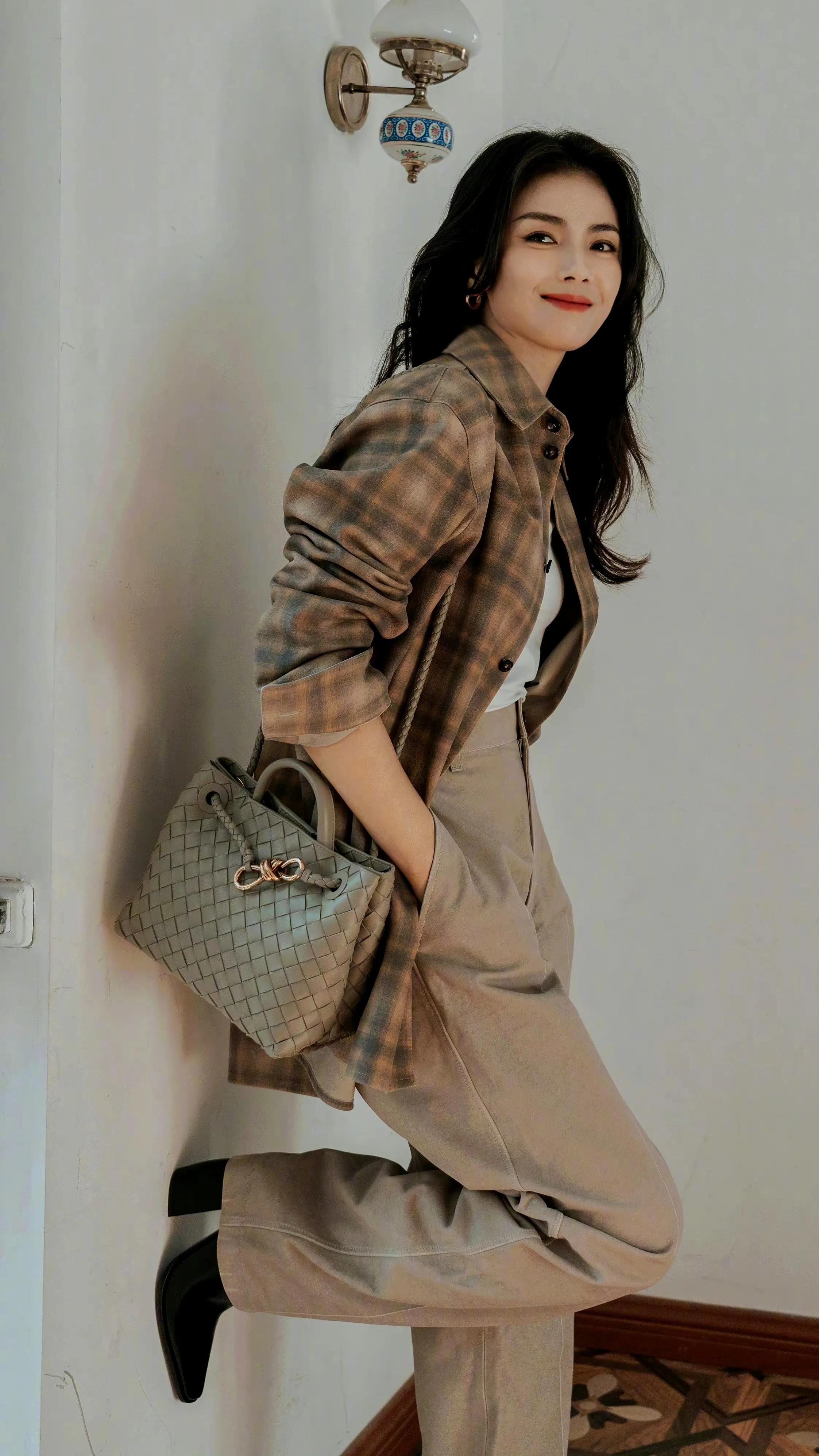 Liu Tao Charlene Choi 230524 Exquisite Atlas Elegant and Generous - iNEWS