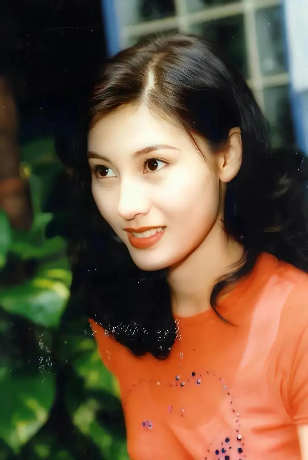 The Goddess of Classic Hong Kong Drama (12) Li Jiaxin - iNEWS