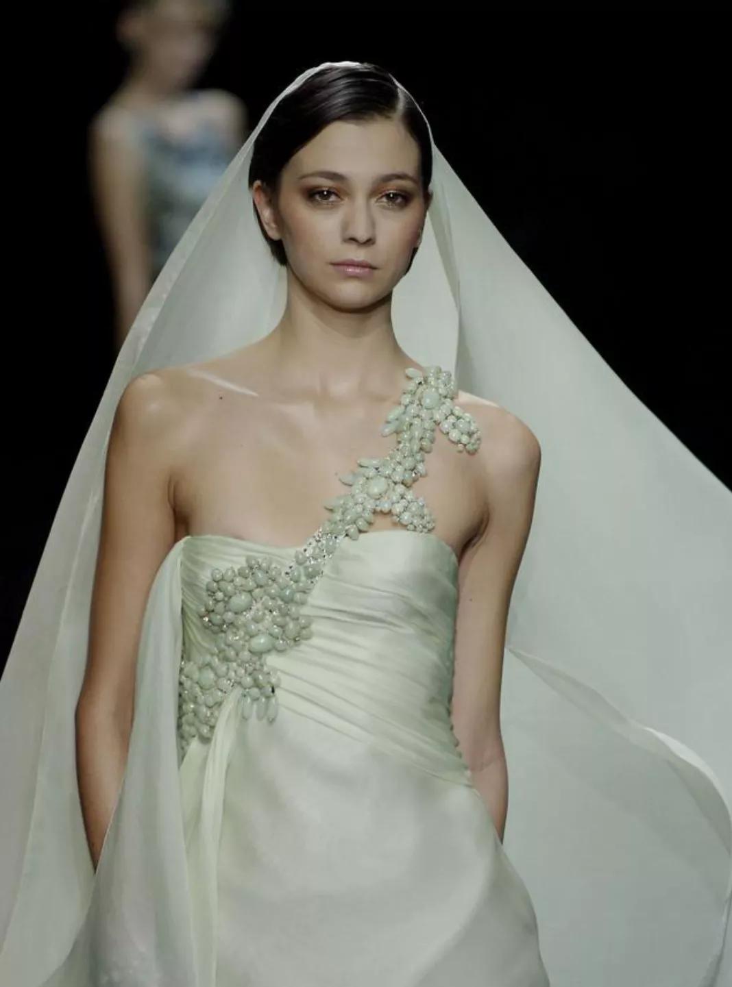 French romantic supermodel Morgan Dubride - iNEWS