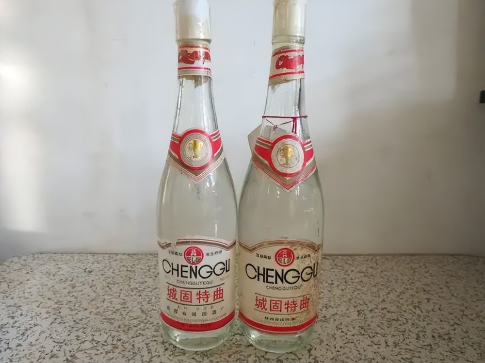 Of the six famous wines in Shaanxi, except for Xifeng wine, the other ...