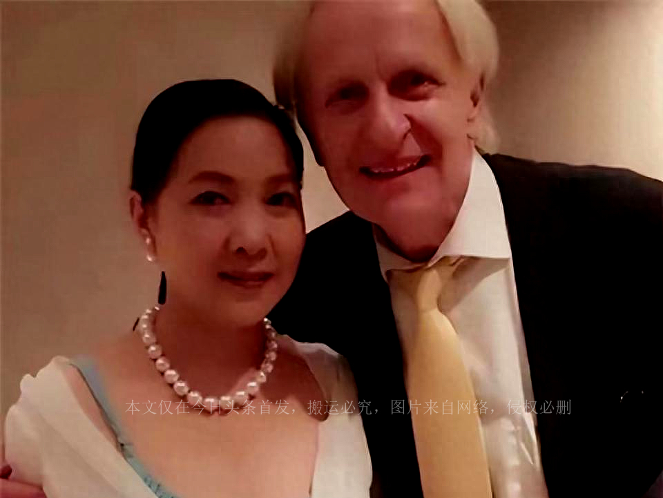 Shen Danping's mixed-race daughter appears, a beauty contest star ...