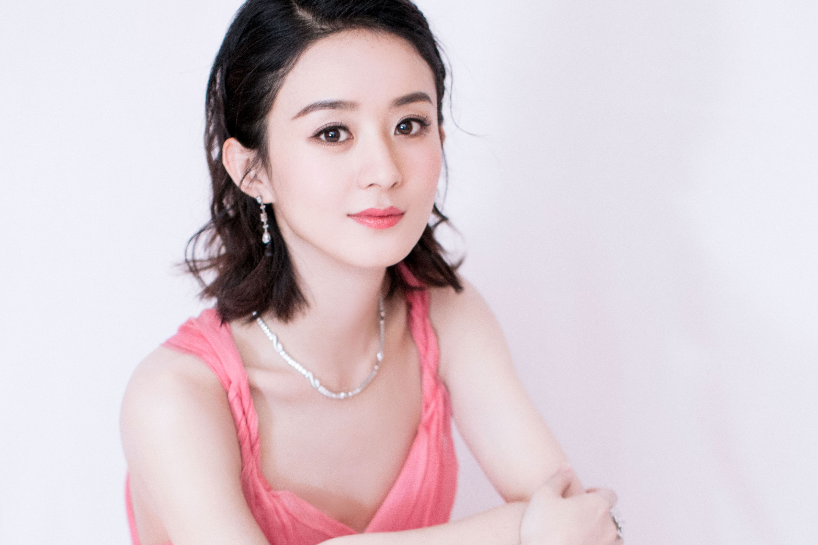 2022.12.30 Entertainment broke the news: Zhao Liying, Xiao Zhan, Yang ...