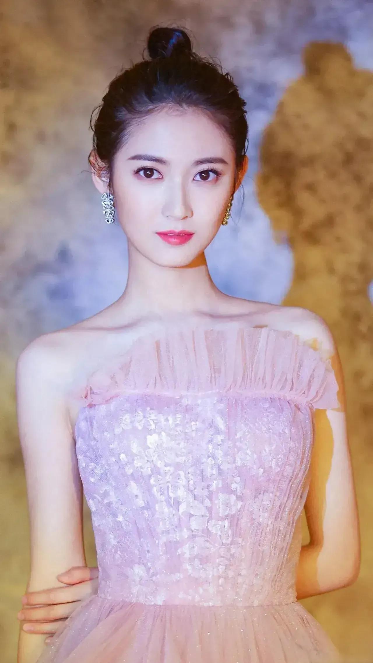 March 23, 2023 Chen Yuqi's Exquisite Atlas - iMedia