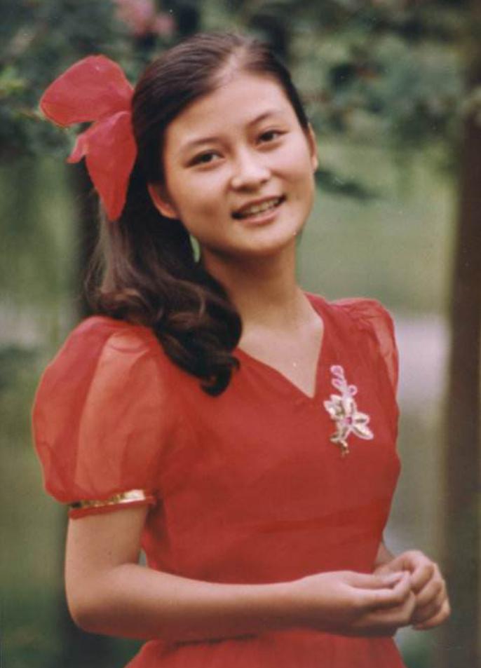 Singer Zhu Xiaolin: There are hardships behind becoming popular. She became popular at the age ...