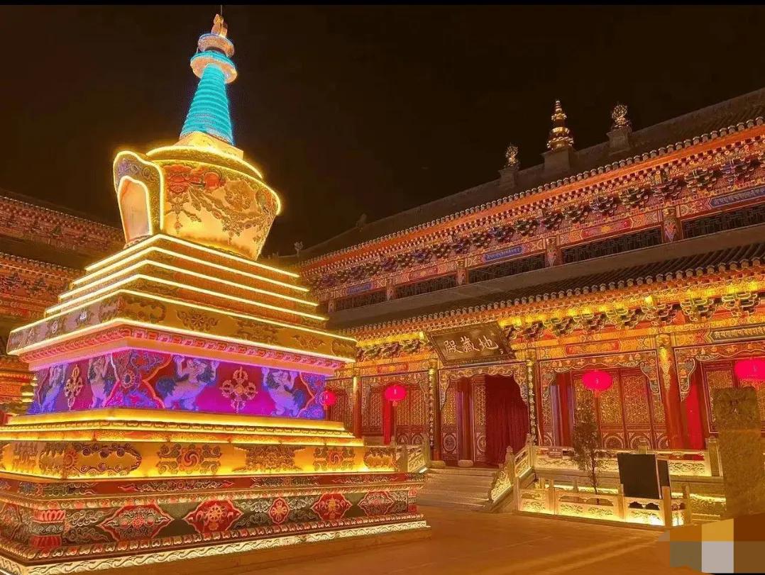 The Four Worst Deeds: The Door of Guanghua Temple in Mount Wutai Was Kicked Down by Devoted Men ...