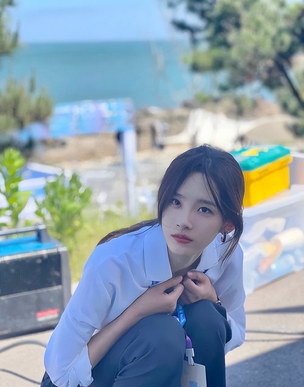 Supporting the whole show with his own strength, his appearance is very ...