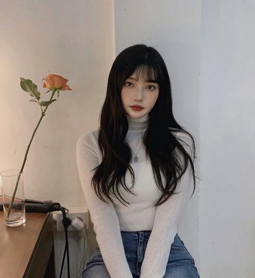 Huo Fan: Married to Zhang Fengyi, who is 12 years older, but has no ...