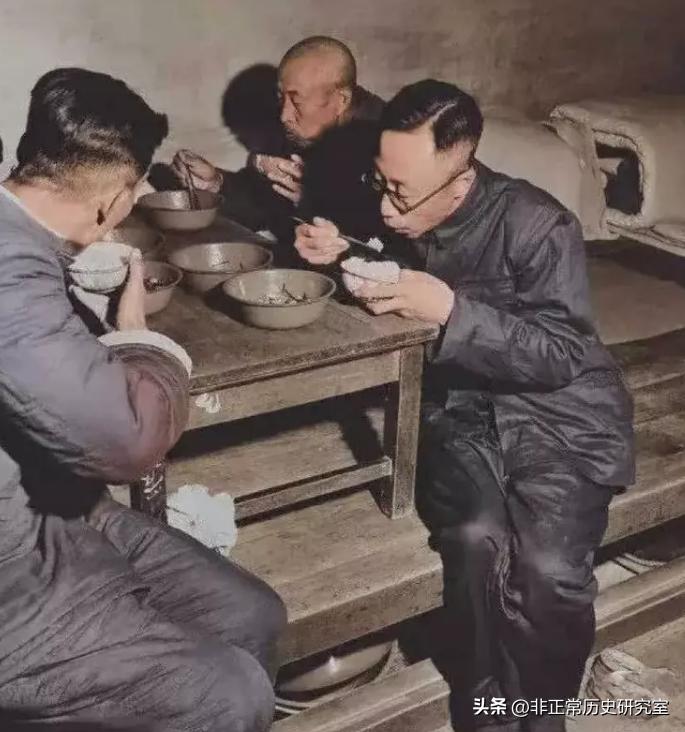 From war criminals to citizens, the transformation of the last emperor ...