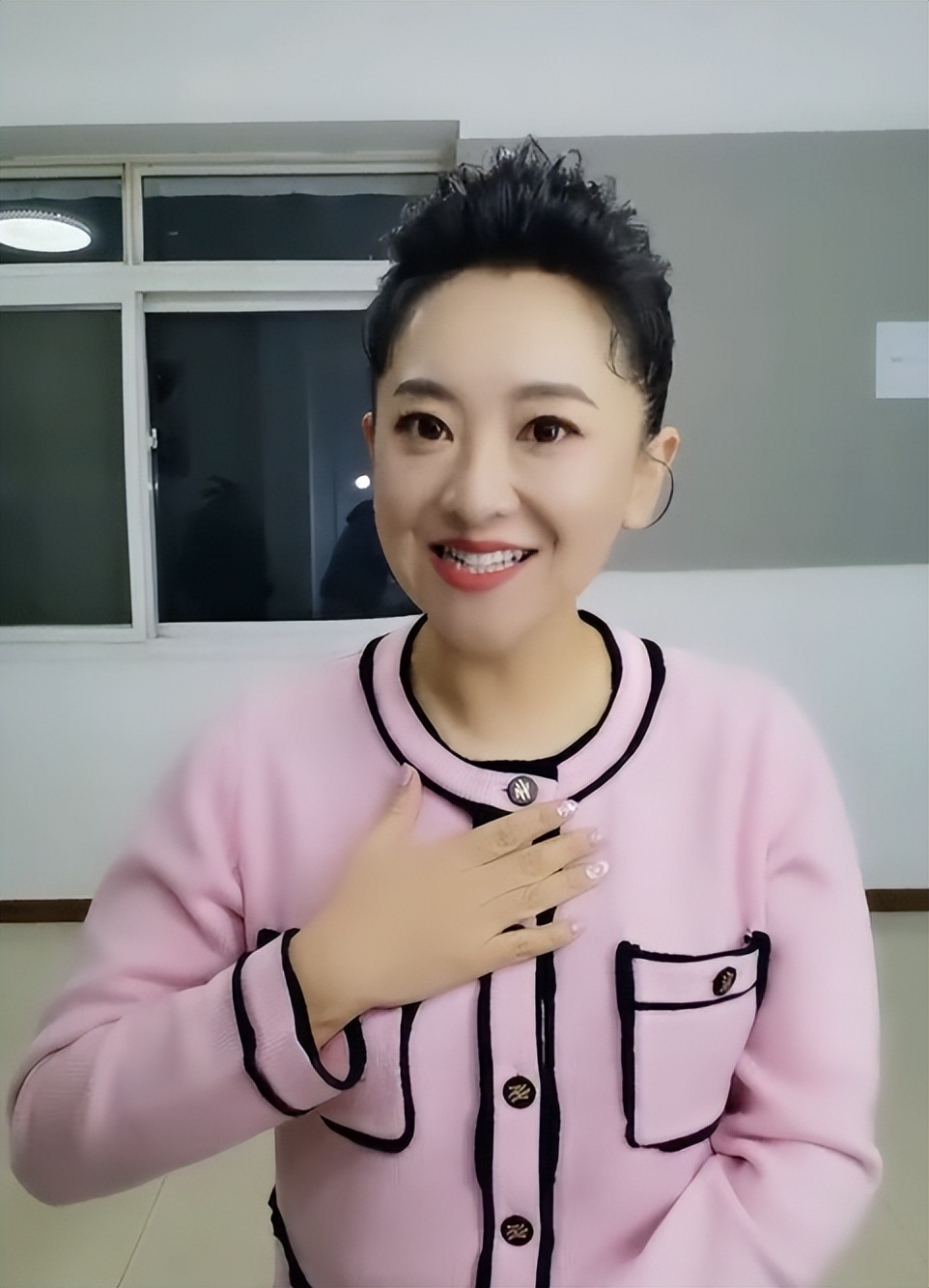 Sister Moon: A proper scholar, not only has a "host certificate" but ...