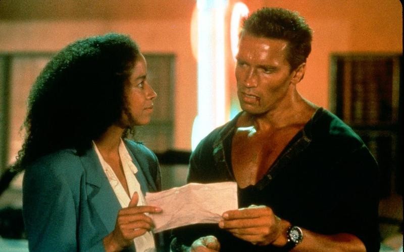 A "Devil Commander" saves a town ruled by criminals, a contest between ...