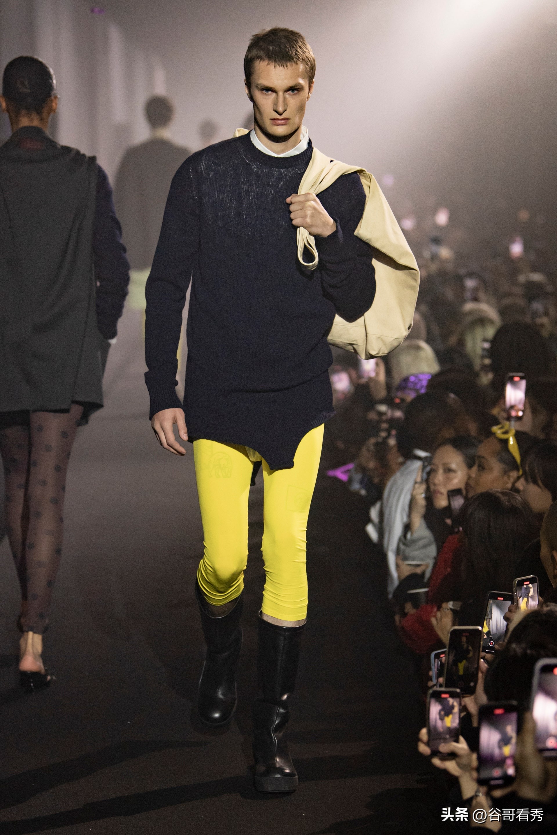 Explosive designer Ralph Simmons at the Spring 2023 ready-to-wear show ...