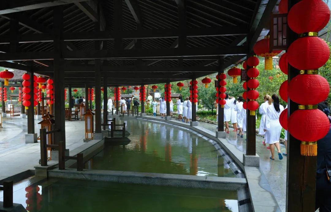 It's cold, so take a hot spring?How many hot springs have you been to ...