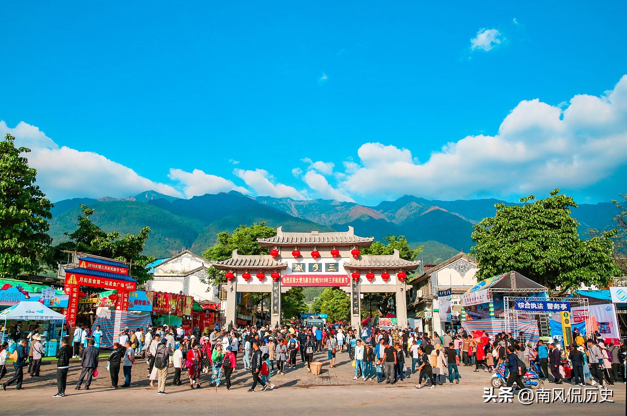 "Meet Yourself" became popular in Dali, Yunnan. Who never thought of ...