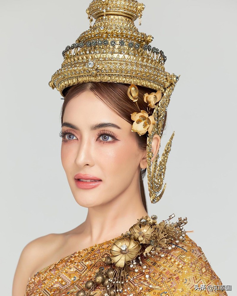 Thai actress Pinky has a beautiful photo of Songkran goddess - iMedia