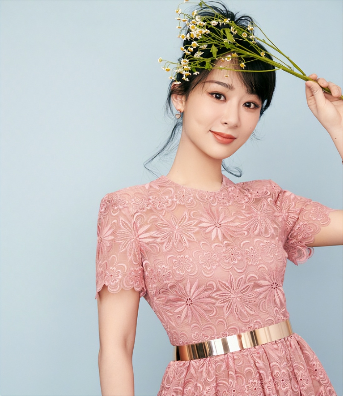 How good-looking Yang Zi is, wearing an embroidered cheongsam to set ...