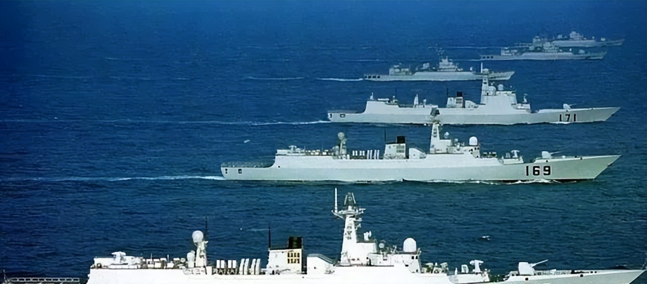 The old ship is back!The Chinese Navy's "Guangzhou" ship completed ...