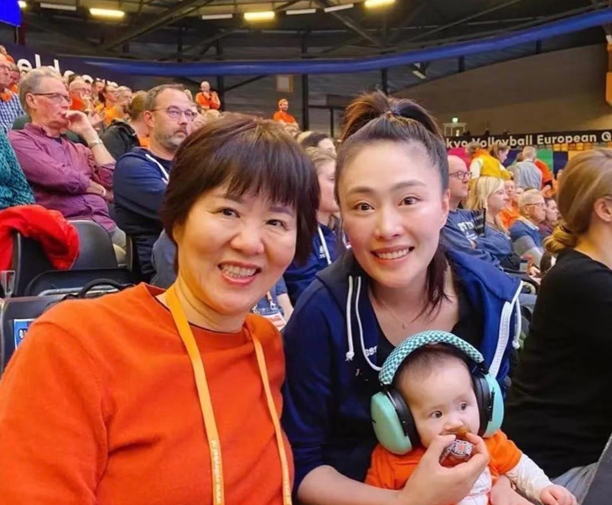 Lang Ping's lover is showing off his wealth in the United States again ...