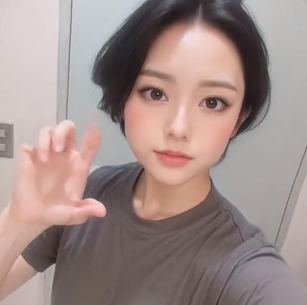 40-year-old uncle AI face-changing into a super beautiful girl Netizens ...