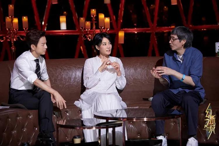 On the surface, he is a genius, but secretly he is a lover. Behind Zhang Yadong, is the romantic ...