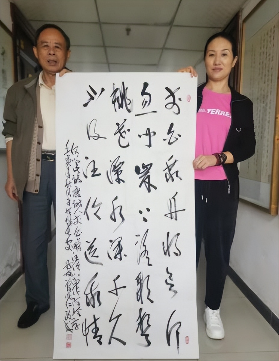 The works of Mr. Zeng Zhaoren, a powerful calligrapher, are popular - iNEWS