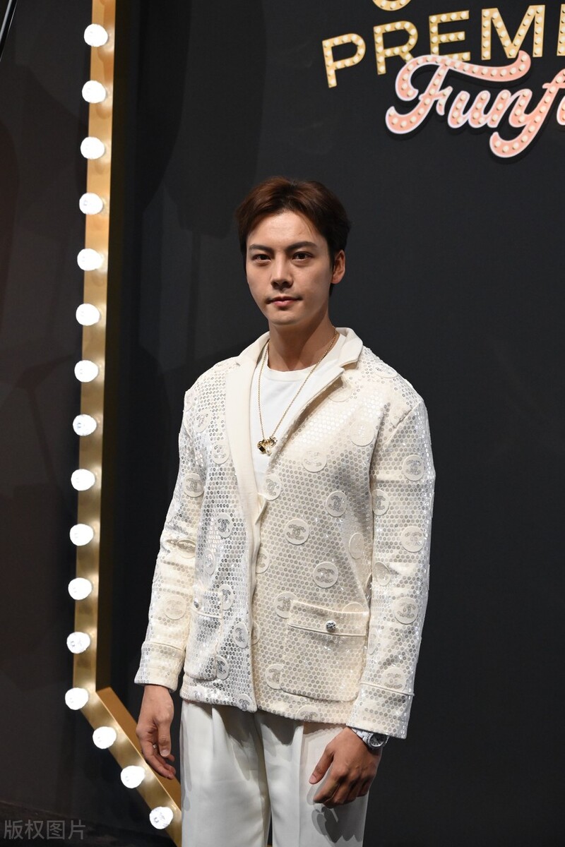William Chan attended the Chanel brand event white suit elegant and ...