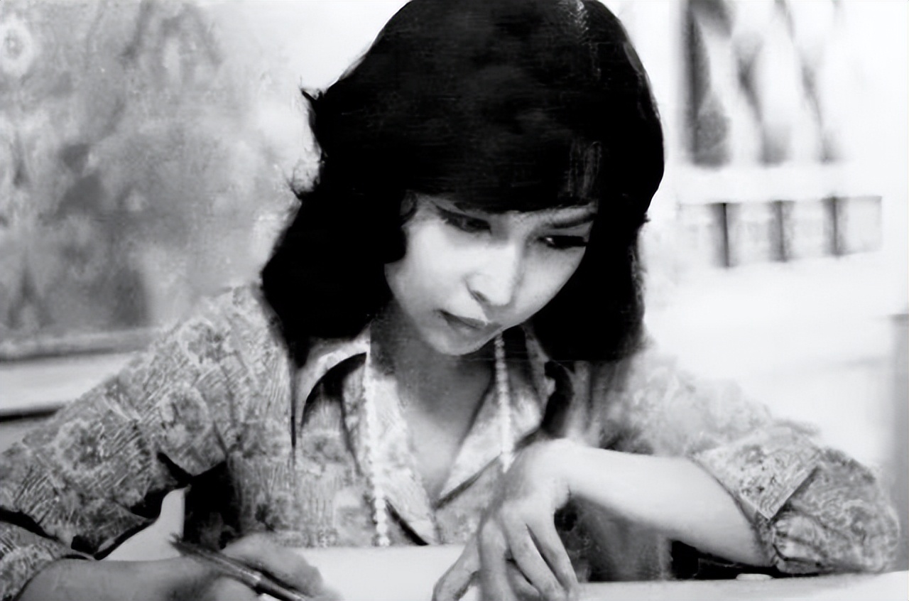 Asian porn star Dina: Once she became famous, she became popular in ...